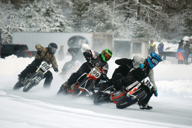 U.P. Ice Racing Slides into Winter Schedule — Michigan Snowmobiler Magazine